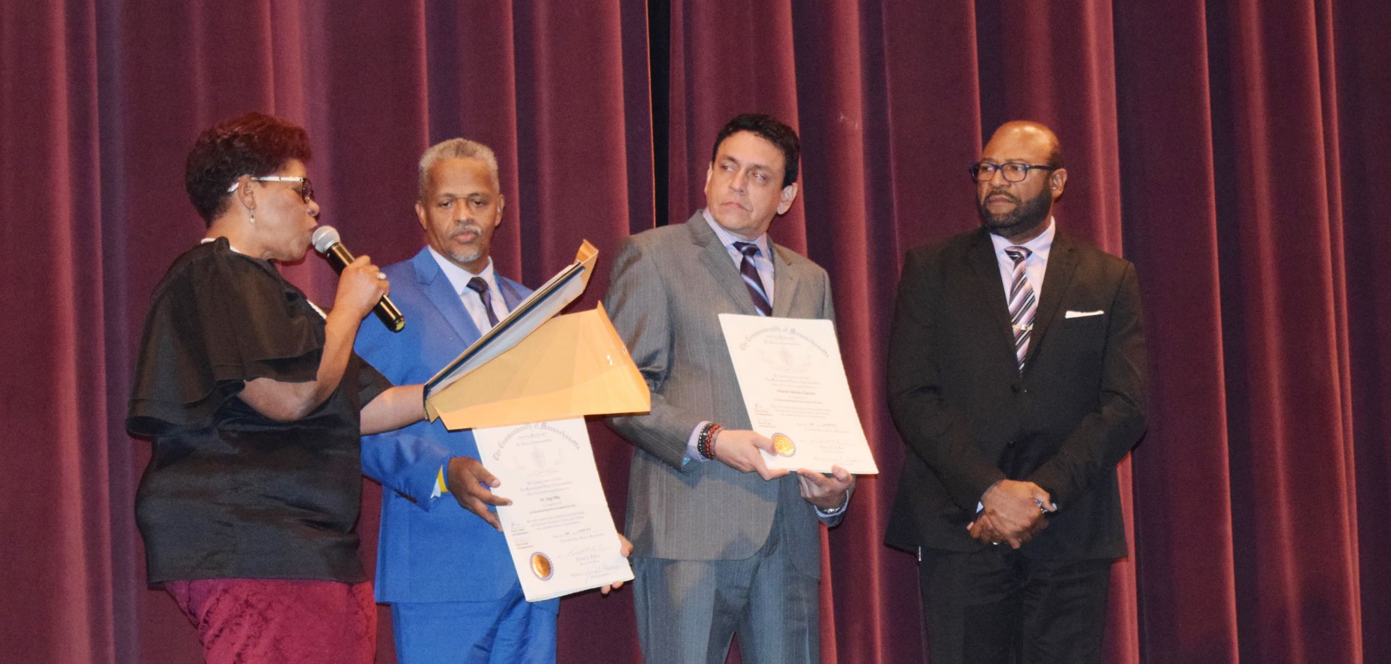 XII Feria Libro Lawrence homenajea a Piña Contreras y Morales Chavarro ...